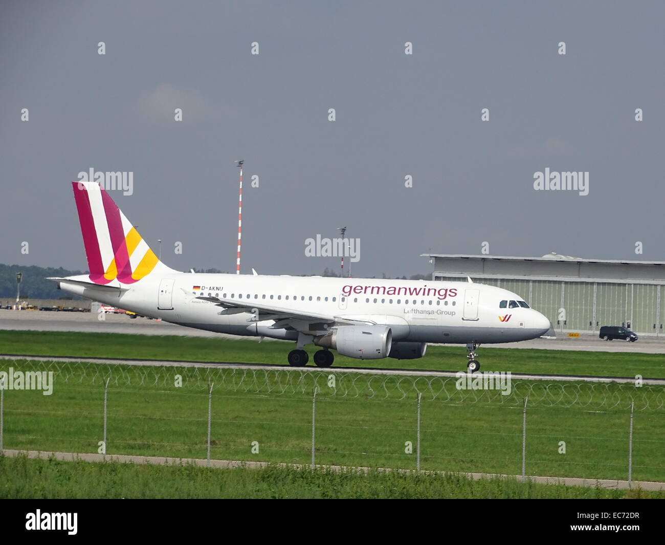 Airport Stuttgart Germany Aircraft Airbus 319 Stock Photo - Alamy