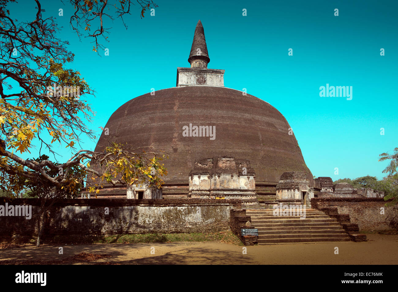 Rankot Vihara sacred Buddhist stupa in Polonnaruwa, Sri Lanka Stock ...