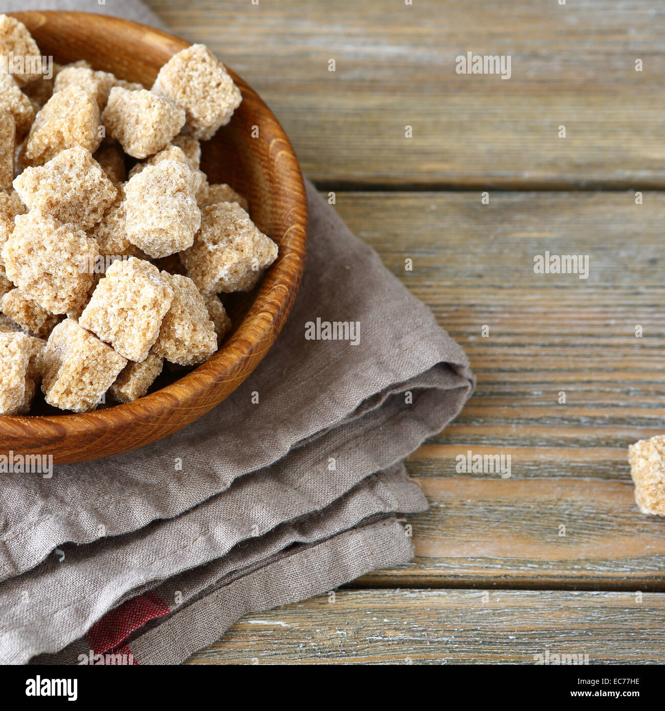 sweet cubes Cane sugar in bowl, closeup Stock Photo - Alamy