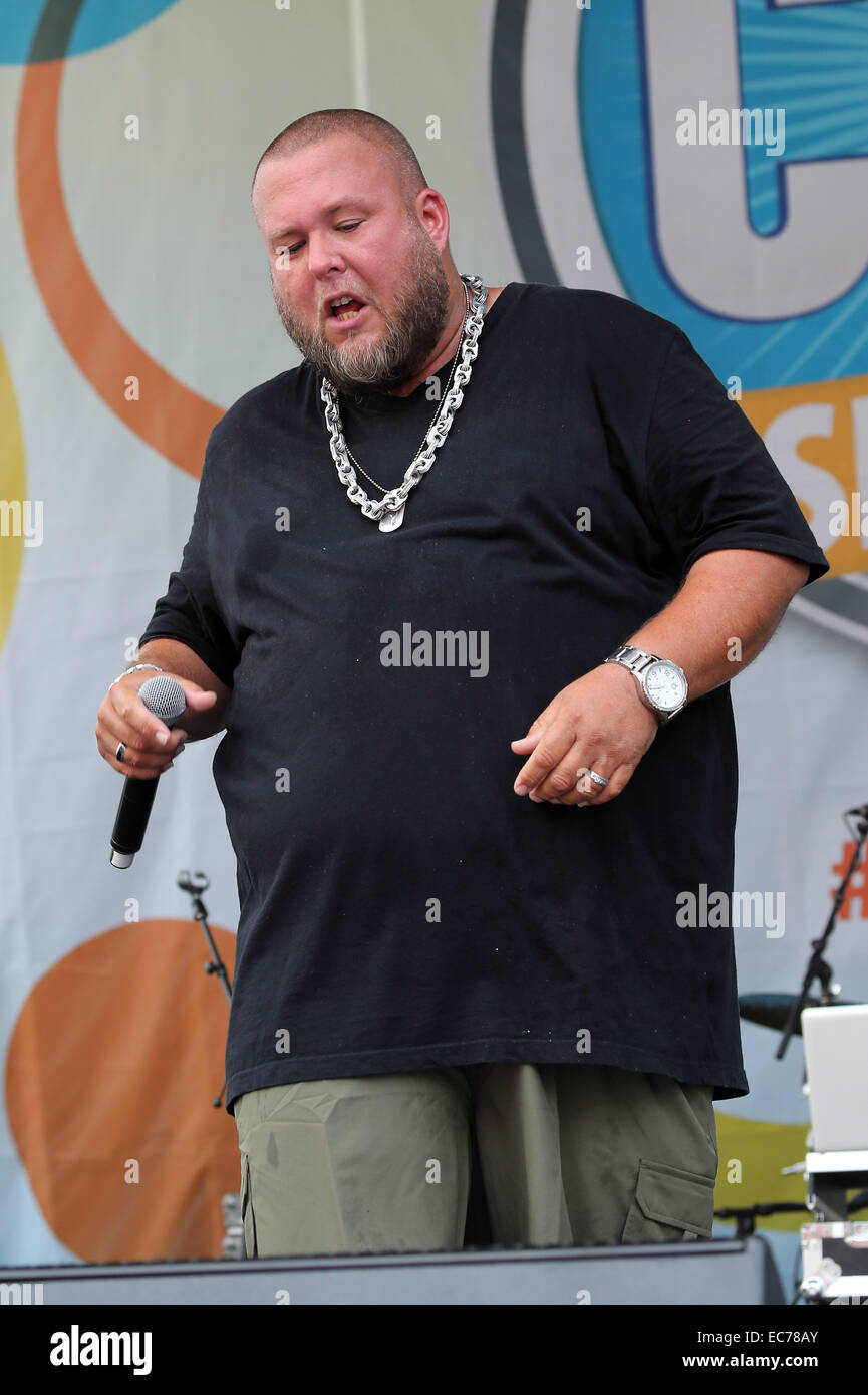 Big Smo Performs at Bud Light Stage at The 2014 CMA Music Festival ...