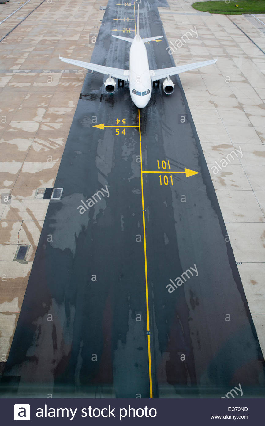 Jet Aircraft Front Stock Photos & Jet Aircraft Front Stock Images - Alamy