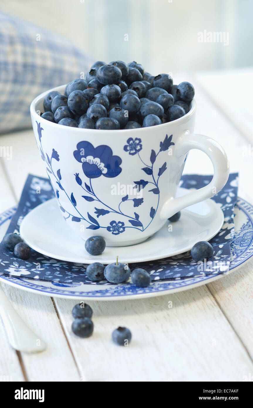 Cup of blueberries Stock Photo - Alamy
