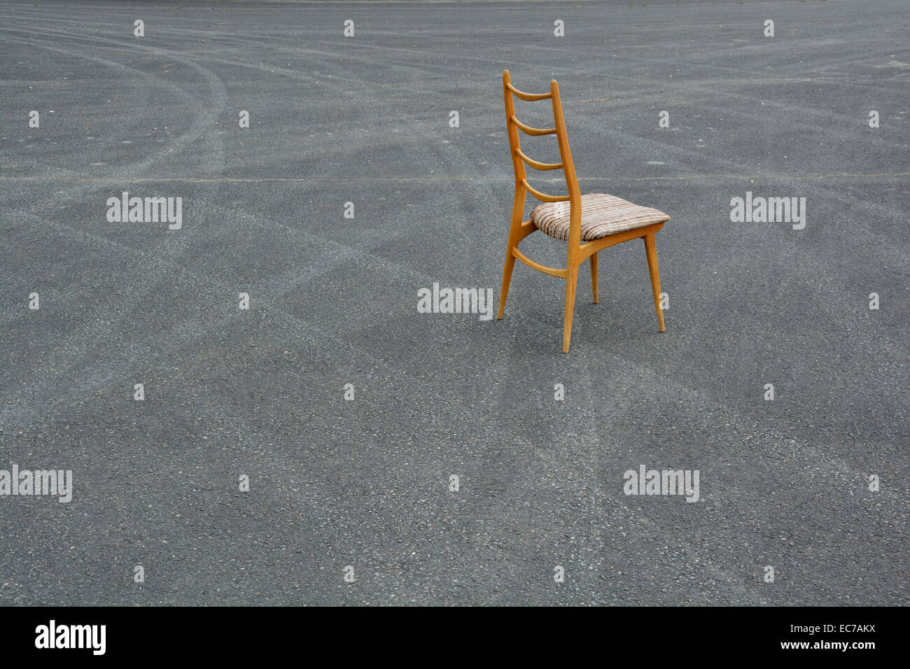 Runway tracks hi-res stock photography and images - Alamy