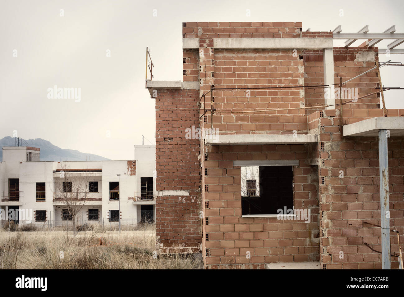 Half finished houses hi-res stock photography and images - Alamy