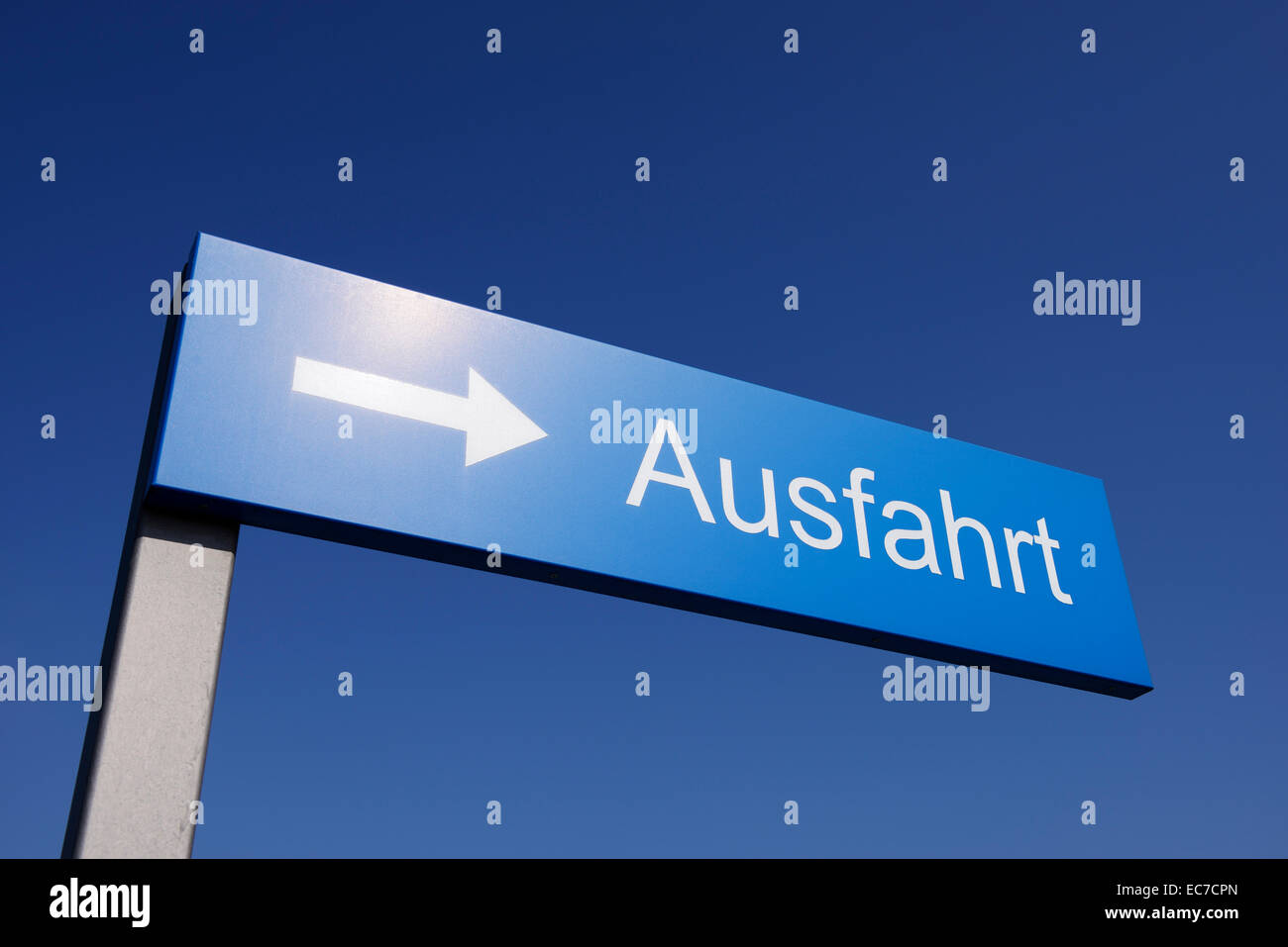 Germany, North Rhine-Westphalia, Duesseldorf, Exit sign Stock Photo - Alamy