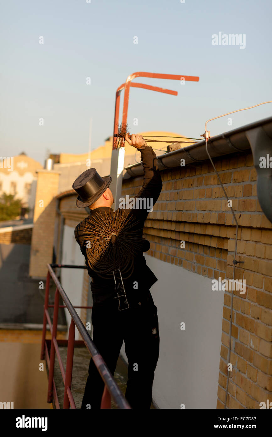 Chimney work hi-res stock photography and images - Alamy