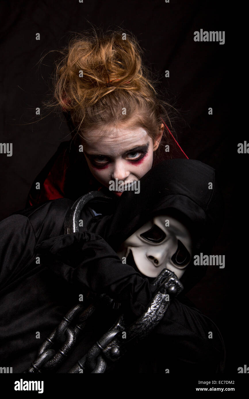 Vampire girl hi-res stock photography and images - Alamy