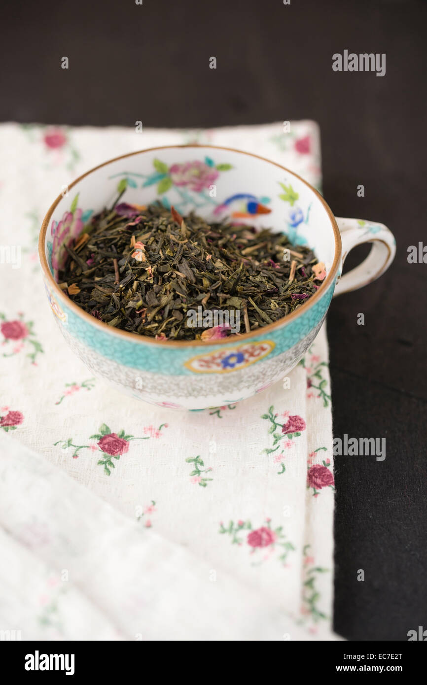 Tea cup of Chinese Green tea with rose petals Stock Photo - Alamy