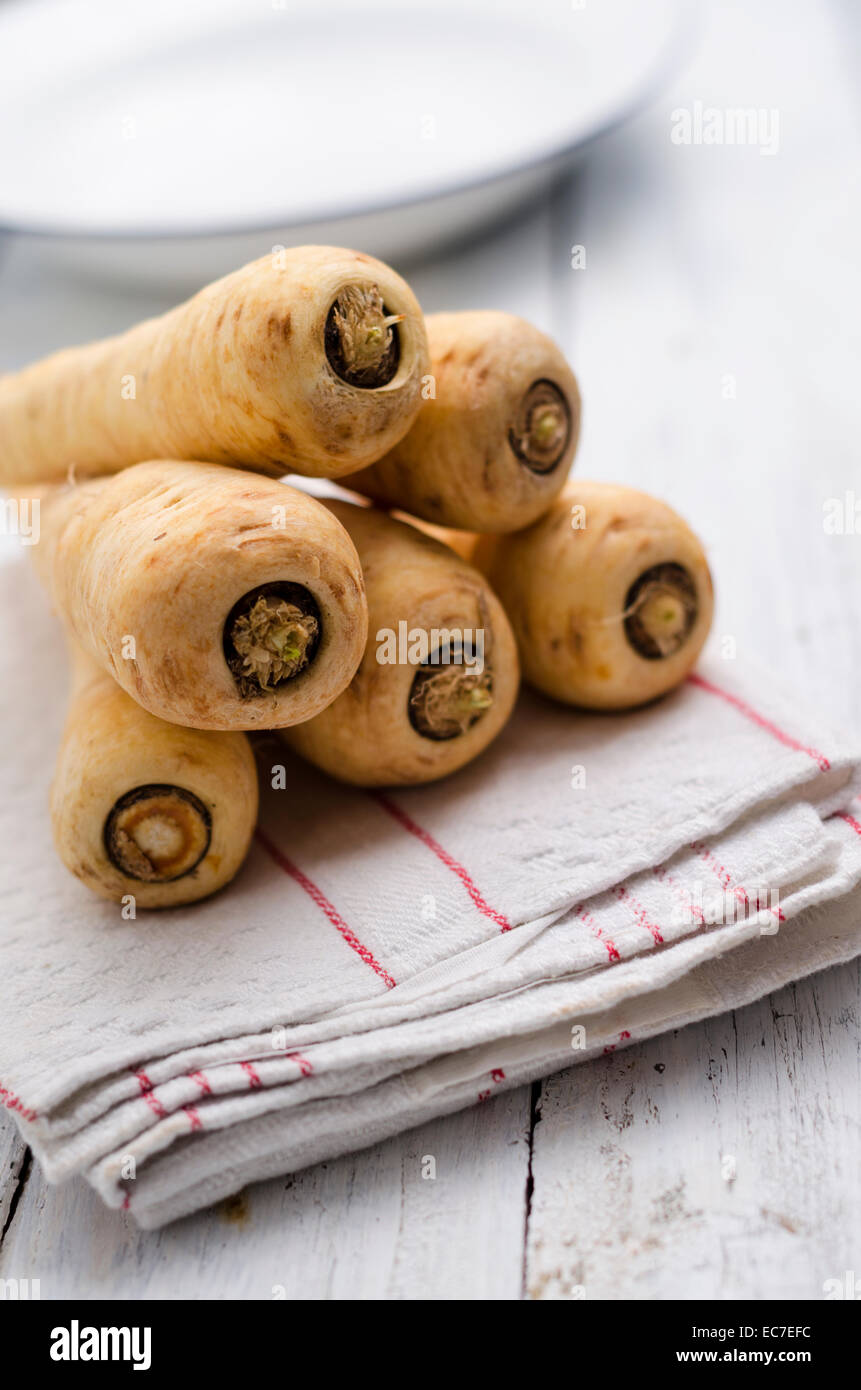 Six parsnips hi-res stock photography and images - Alamy