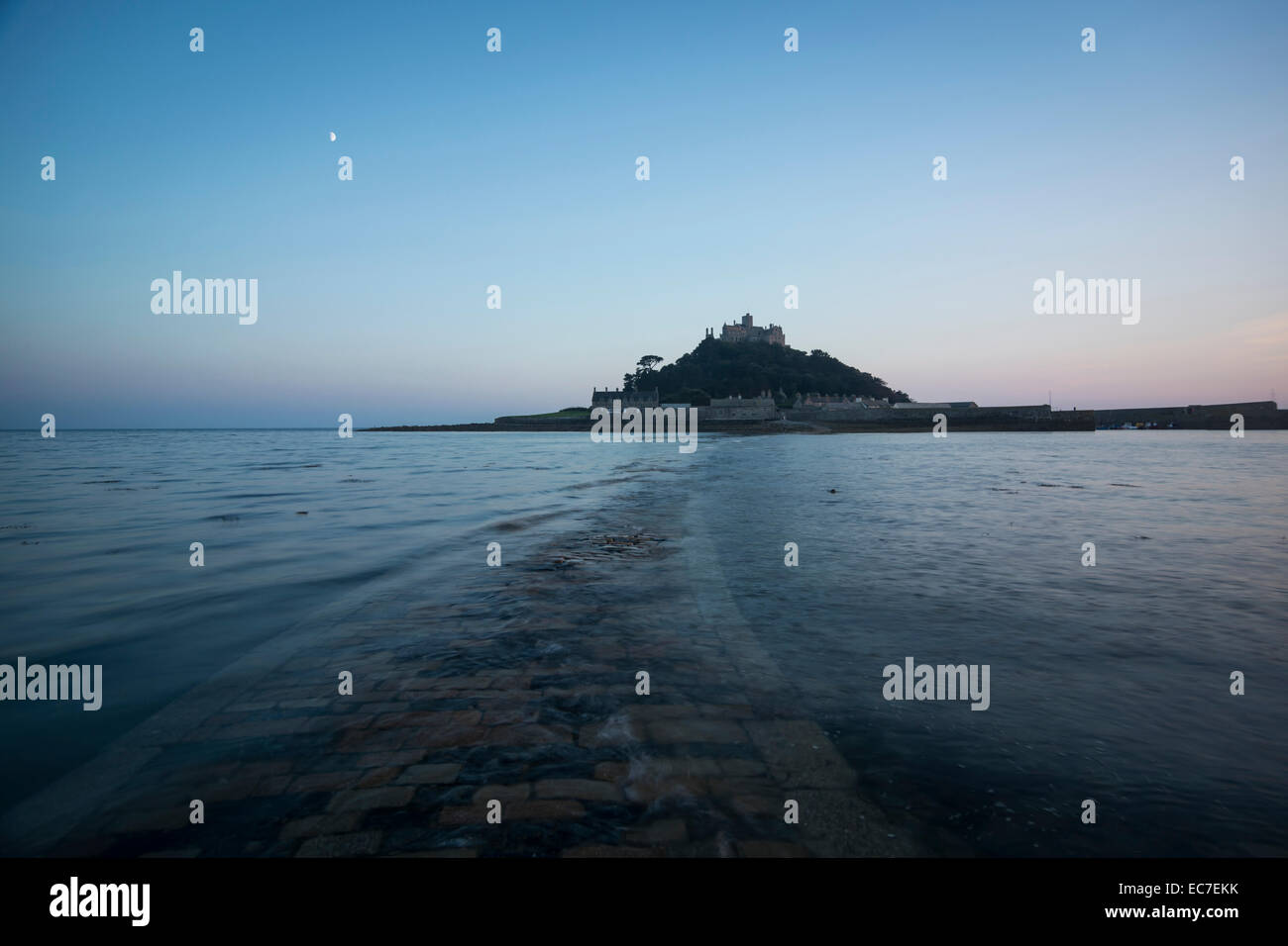 UK, England, Cornwall, tidal island St Michael's Mount at dusk Stock ...
