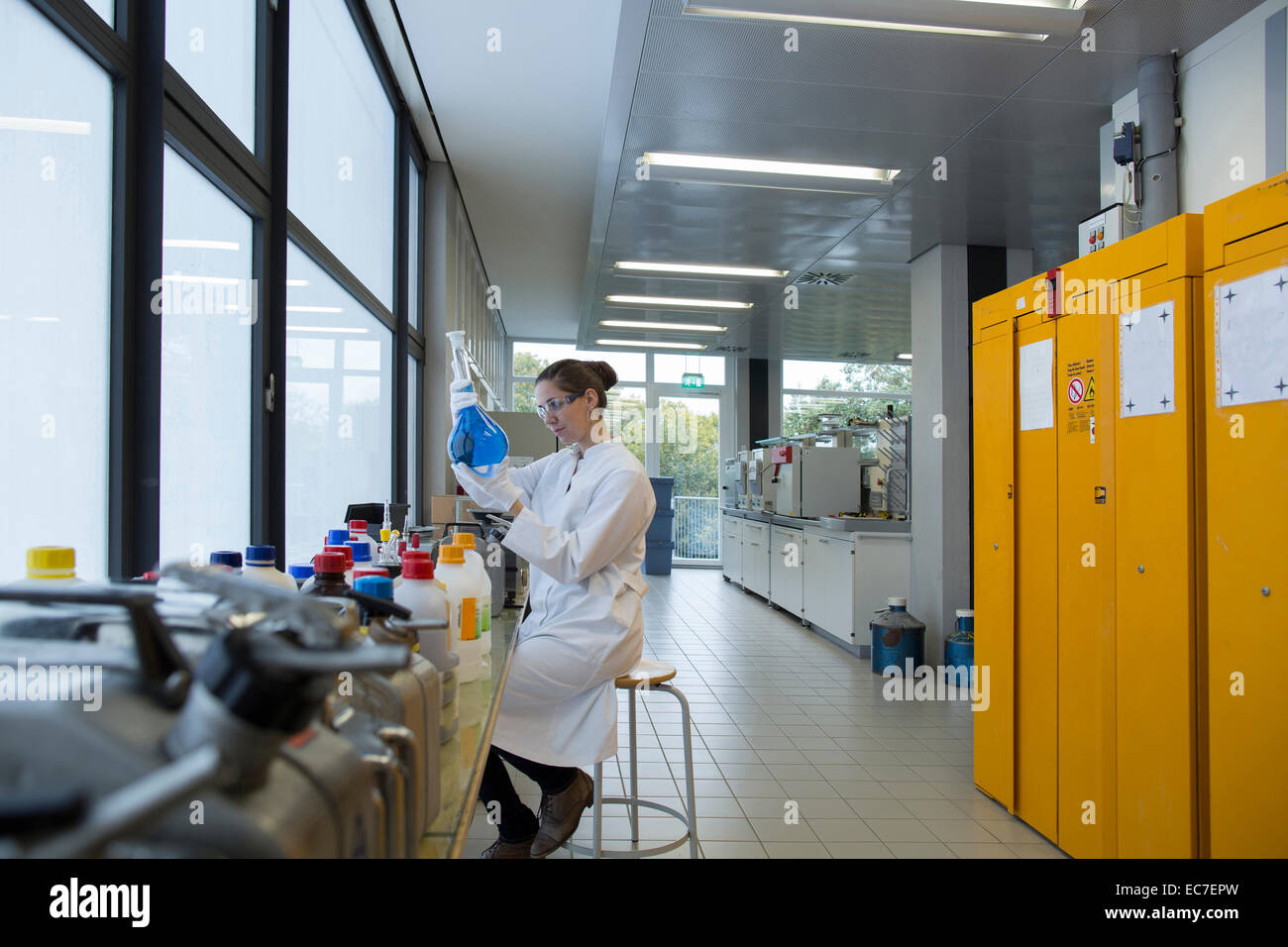 Scientist Bulb High Resolution Stock Photography and Images - Alamy