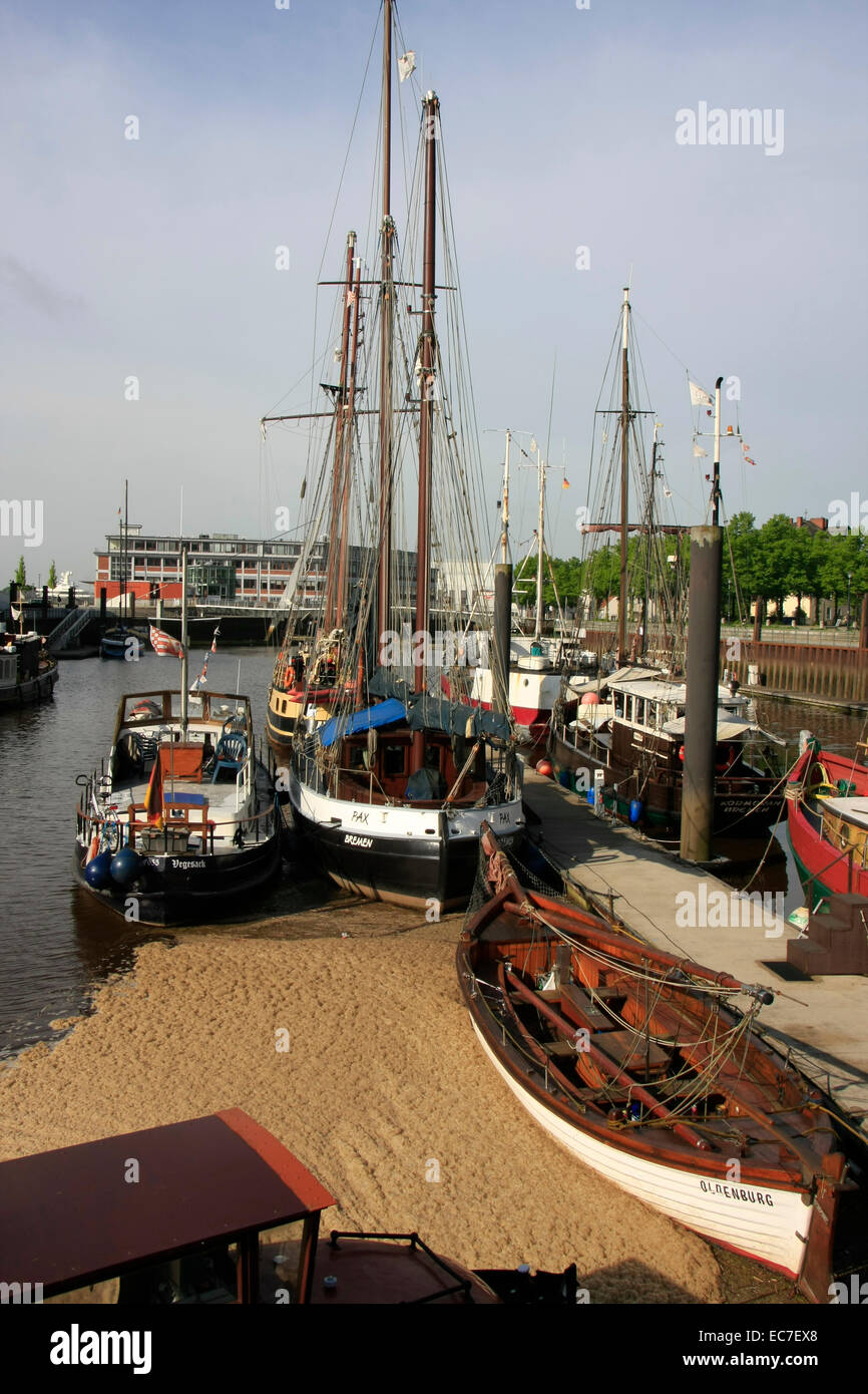 Vegesack harbour boat hi-res stock photography and images - Alamy