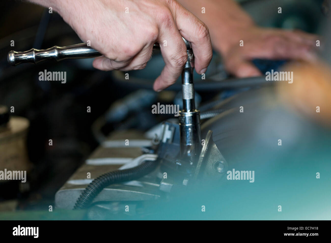 Human mechanics hi-res stock photography and images - Alamy
