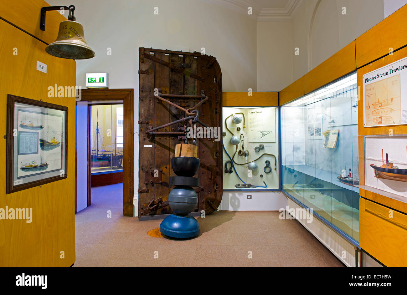 Displays at the Maritime Museum, Hull, Humberside, Easy Yorkshire ...