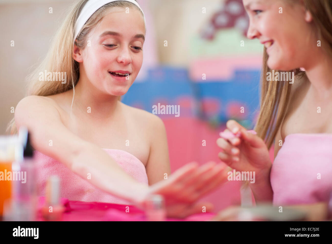 Two girls on a beauty farm pampering themselves Stock Photo - Alamy