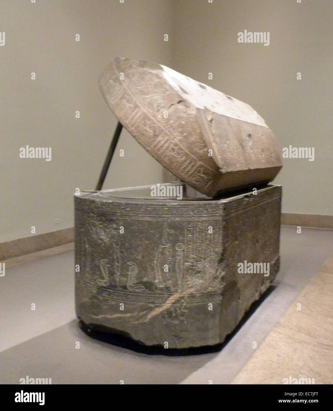 Parennefer called Wennefer was a High Priest of Amun during the reigns ...