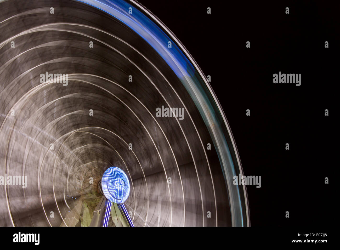 Spinning wheel blur hi-res stock photography and images - Alamy