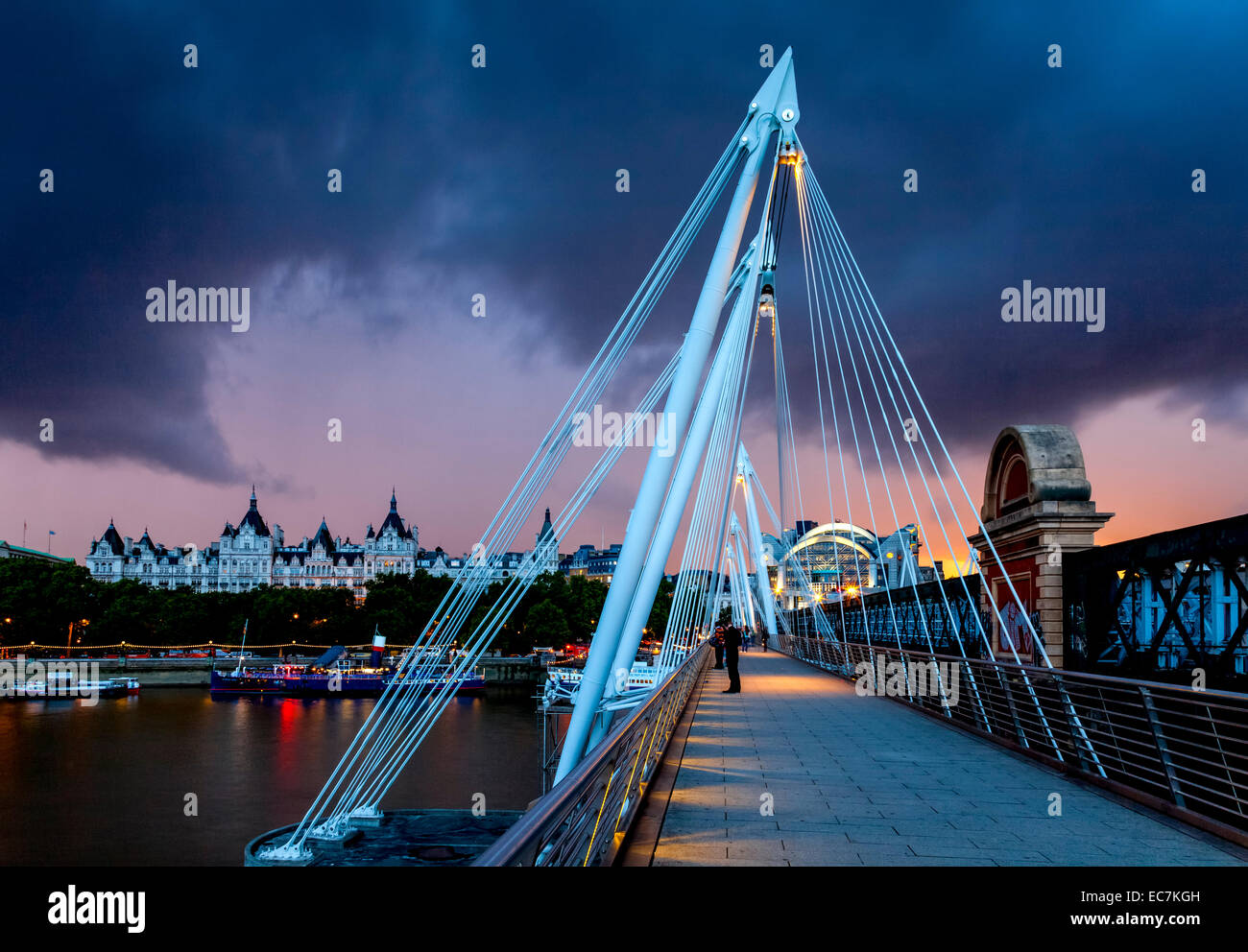 Bridges of britain hi-res stock photography and images - Alamy