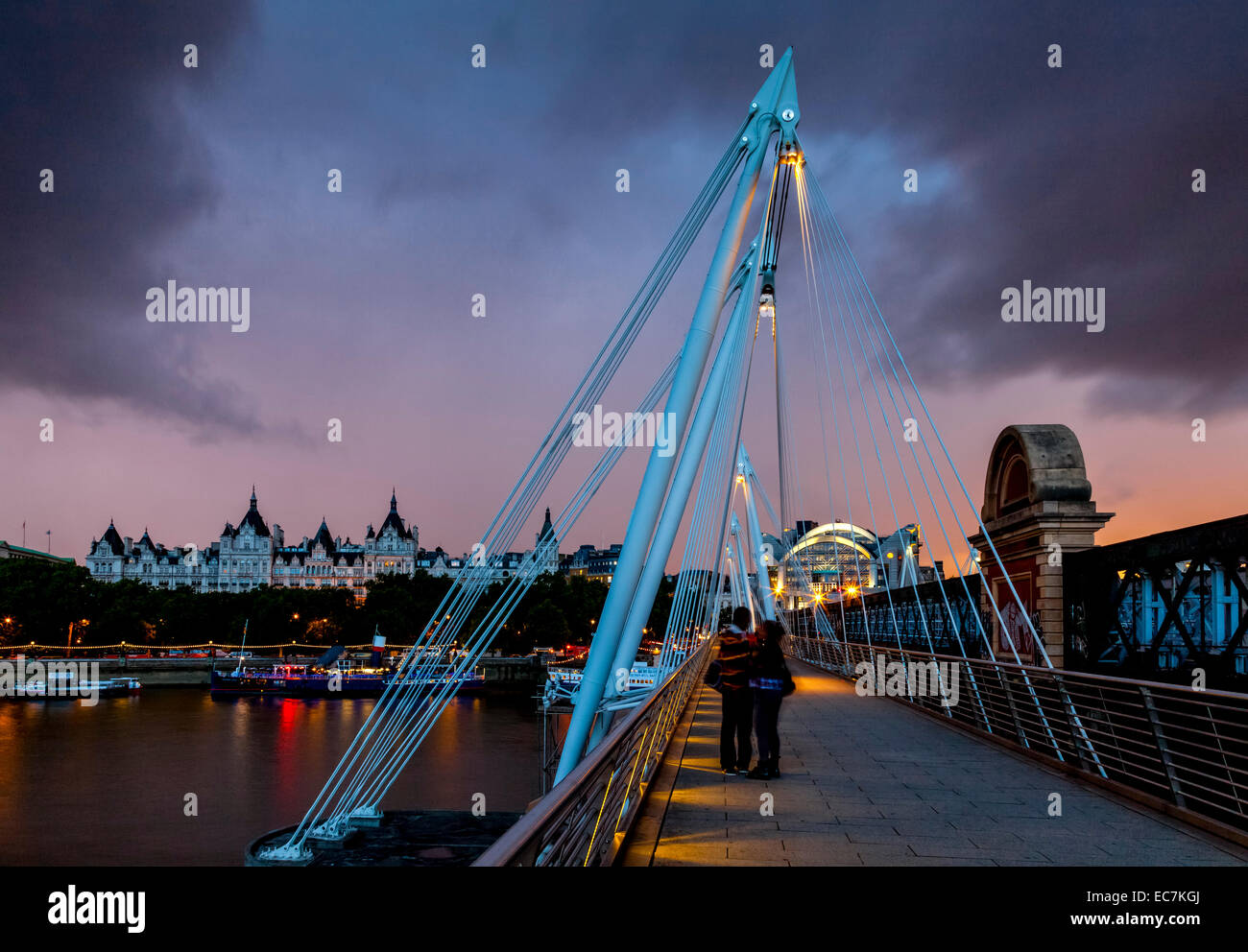 Modern bridges hi-res stock photography and images - Alamy