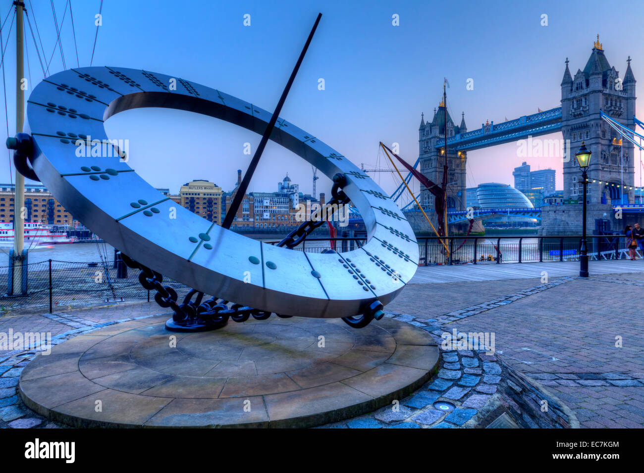 Sundial tower london england hi-res stock photography and images - Alamy