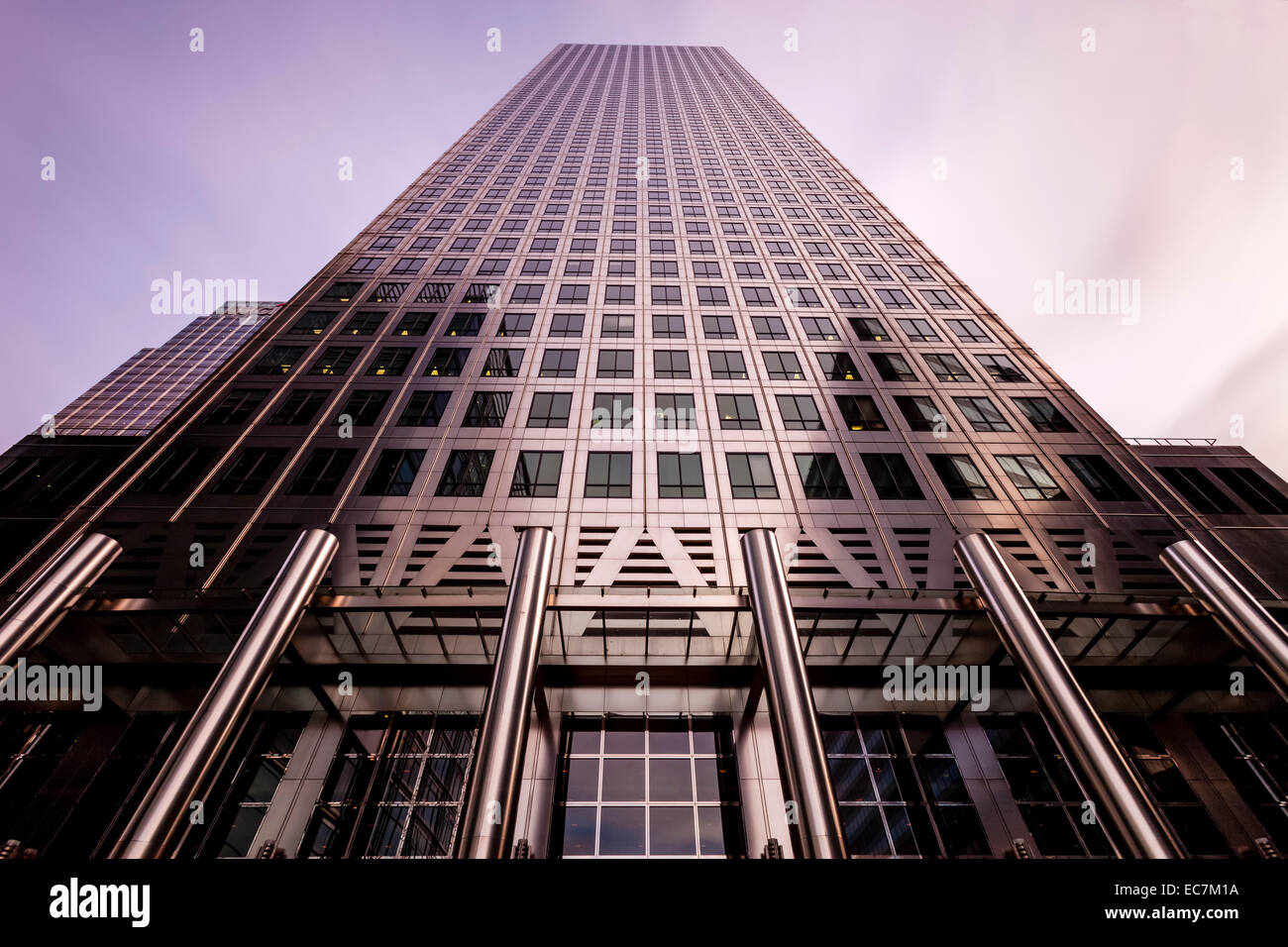 One Canada Square, Canary Wharf Financial District, London, England ...