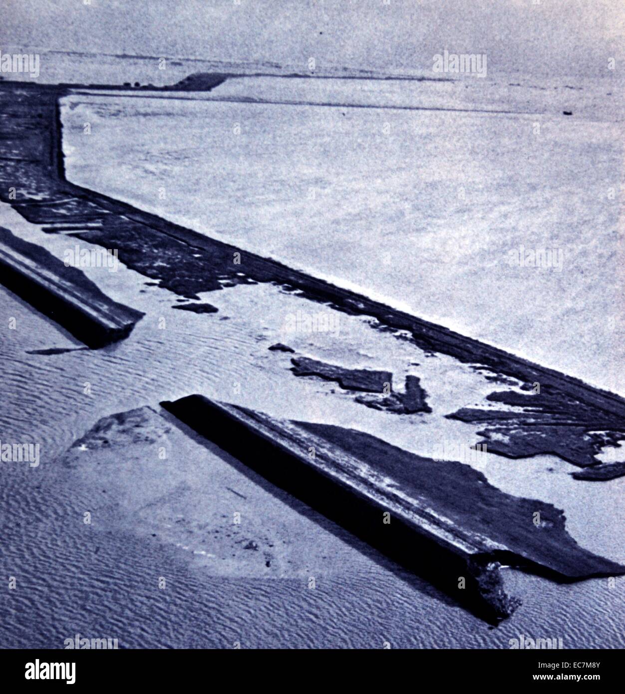 Flood defences 1953 hi-res stock photography and images - Alamy
