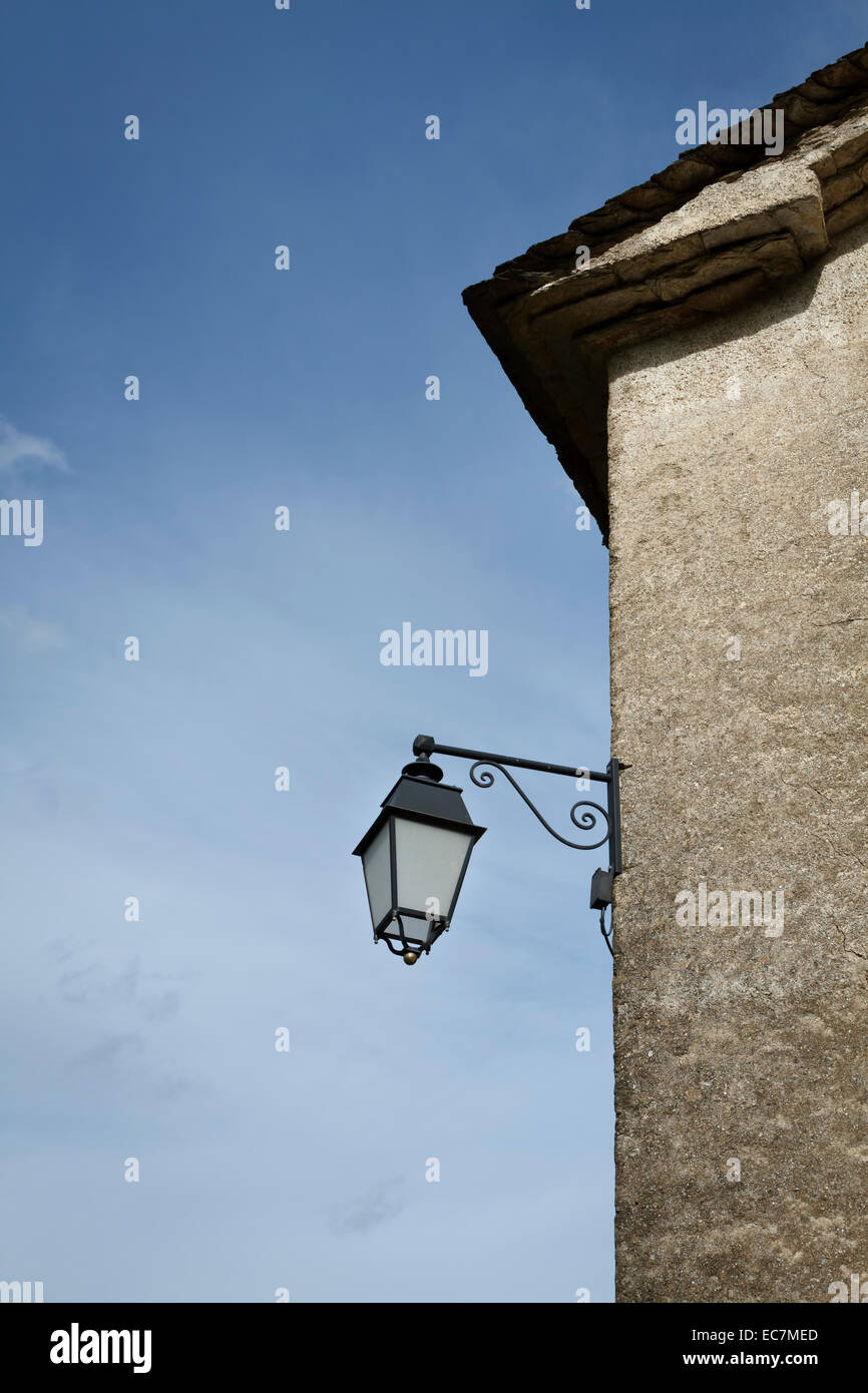 lamp post wall Stock Photo - Alamy