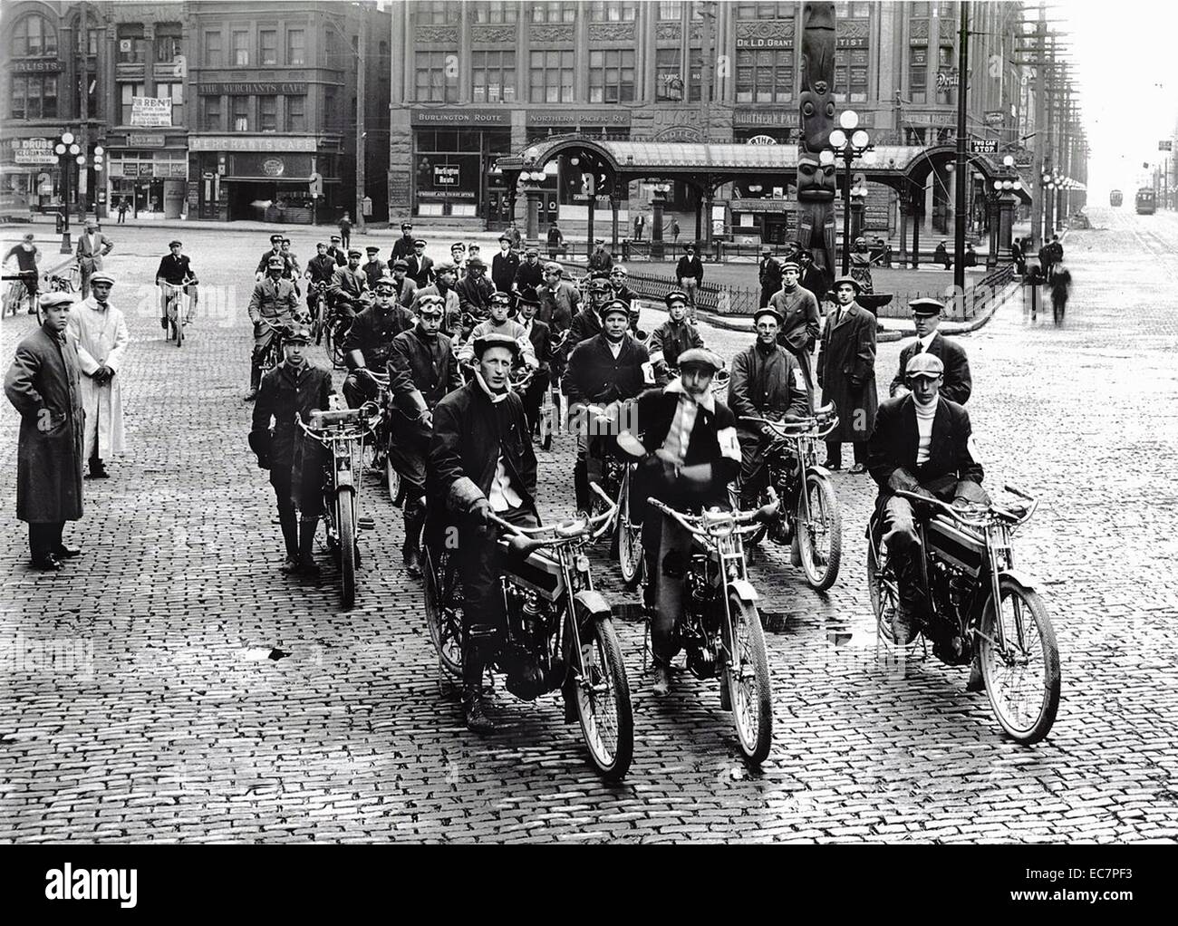 Motorcycle gang archive hi-res stock photography and images - Alamy