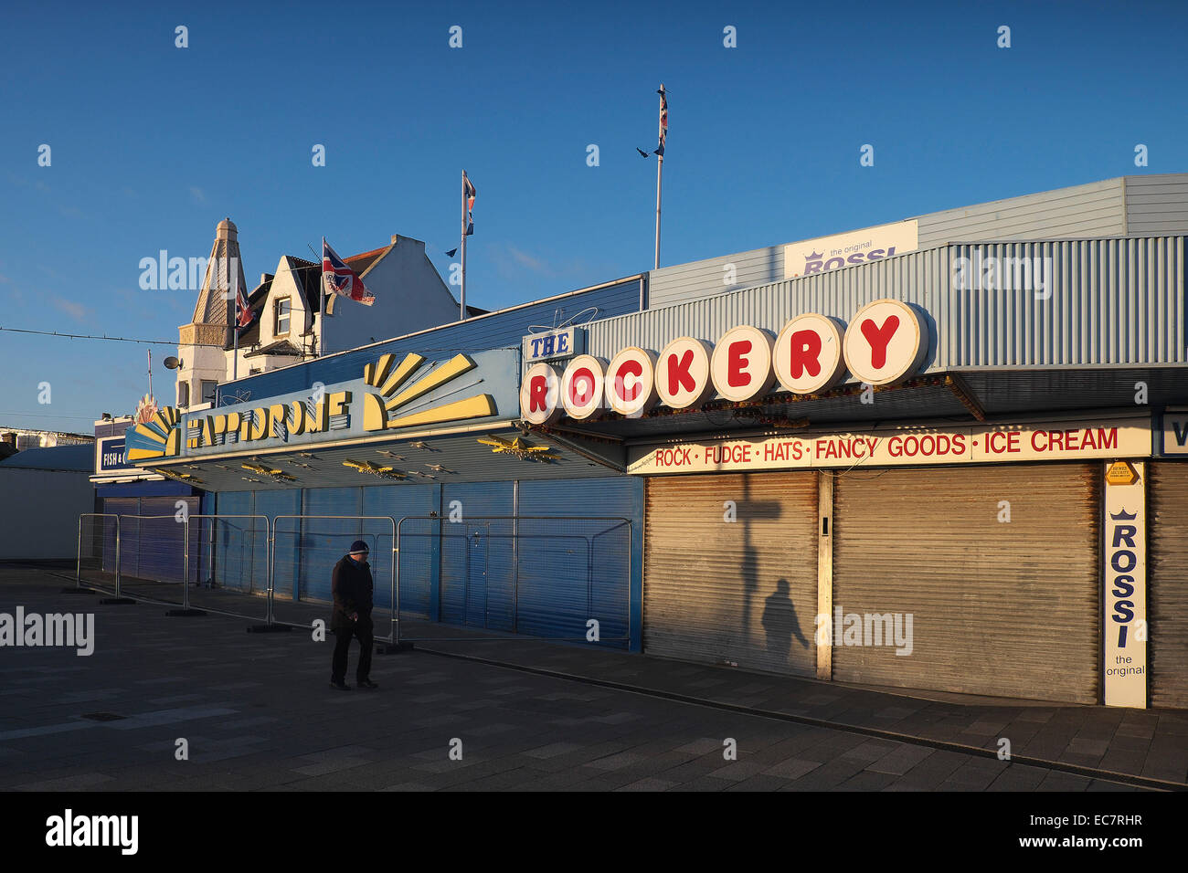 Shuttered buildings hi-res stock photography and images - Alamy