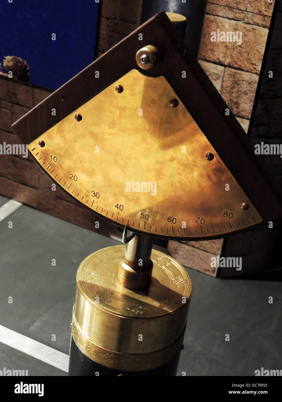 Quadrant, an ancient tool. Islamic astronomers greatly improved the ...