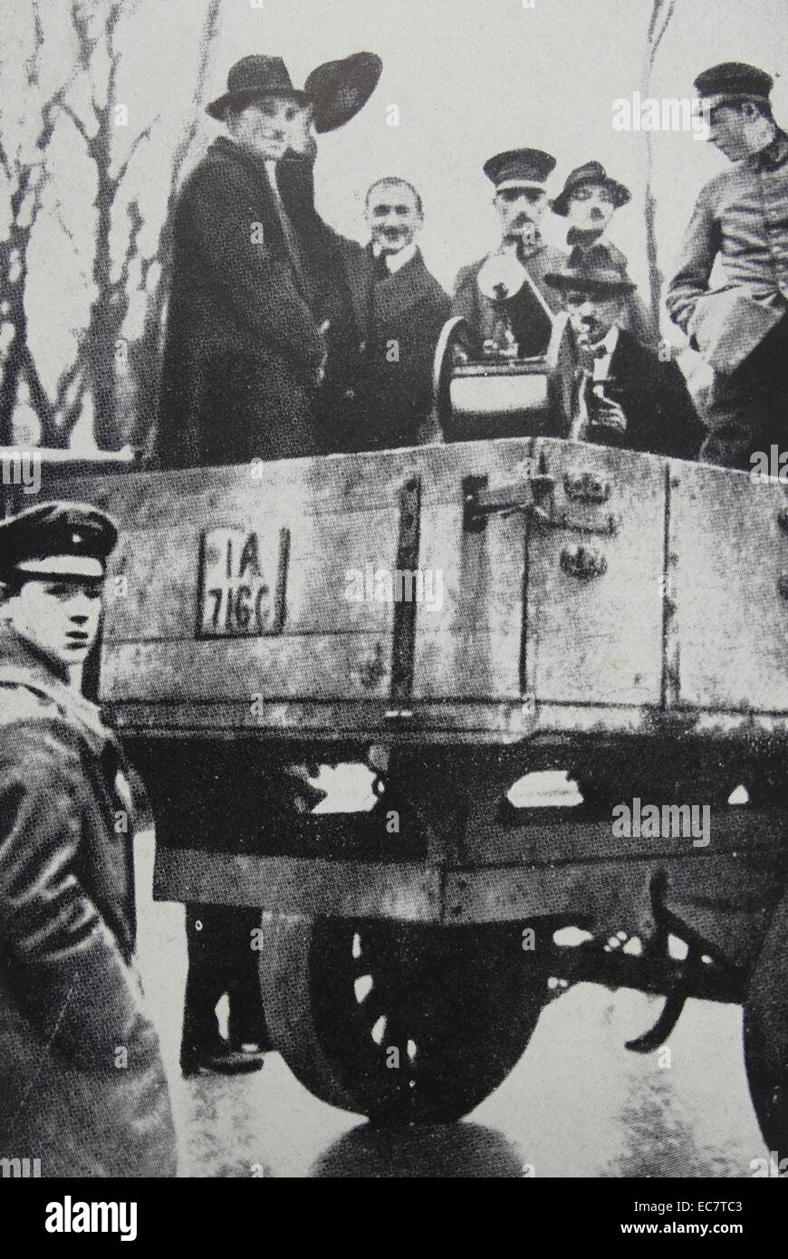Spartacists during the Spartacist uprising in Germany January 1919 ...