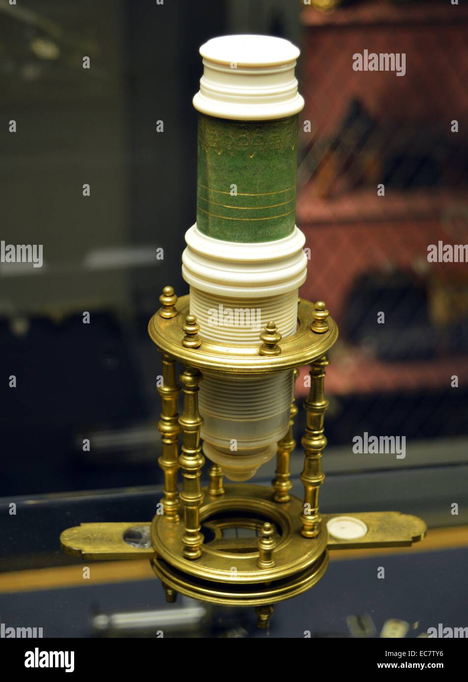 Italian 18th century microscope. Focusing is achieved by screwing the ...
