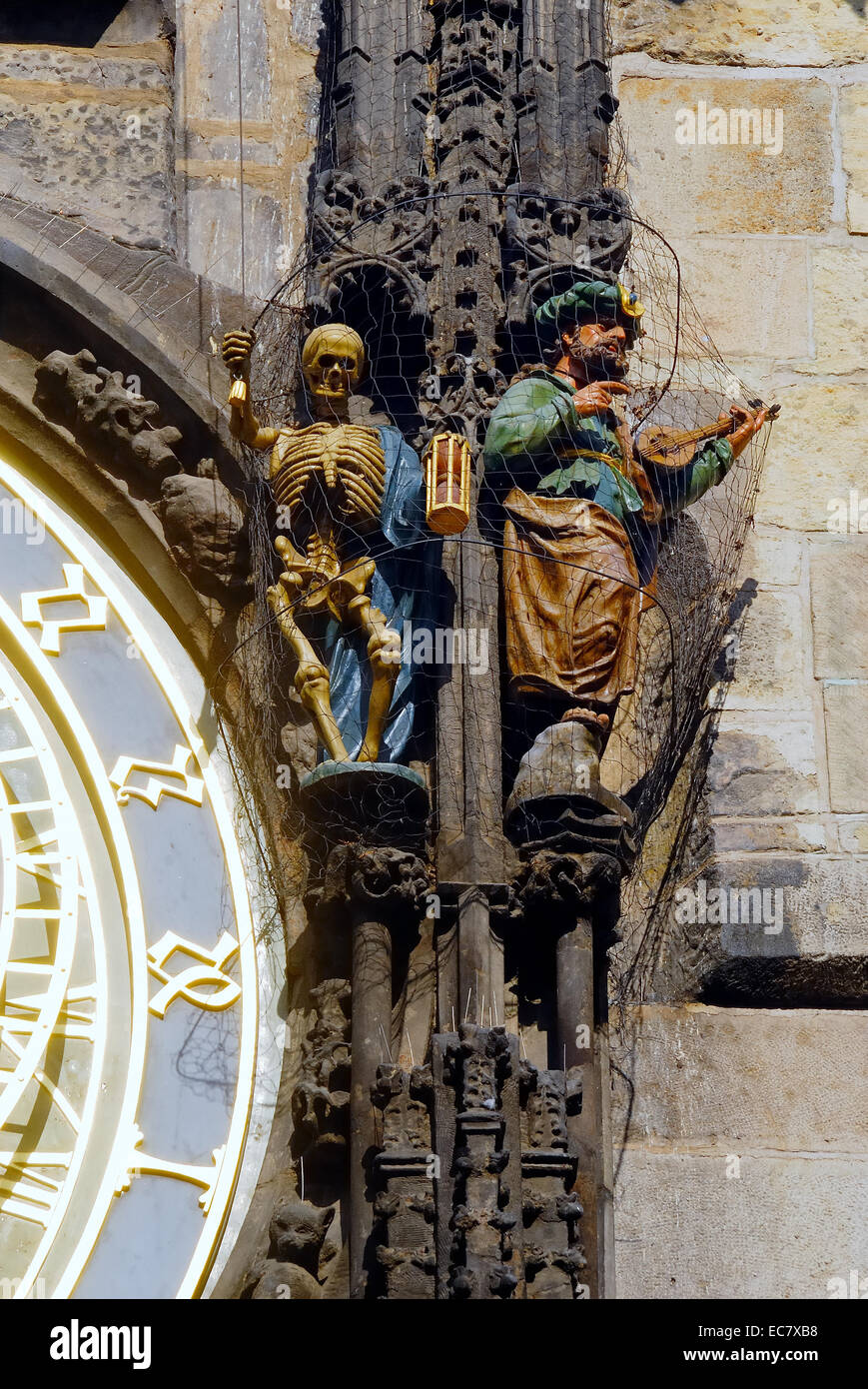 Skeleton clock detail hi-res stock photography and images - Alamy