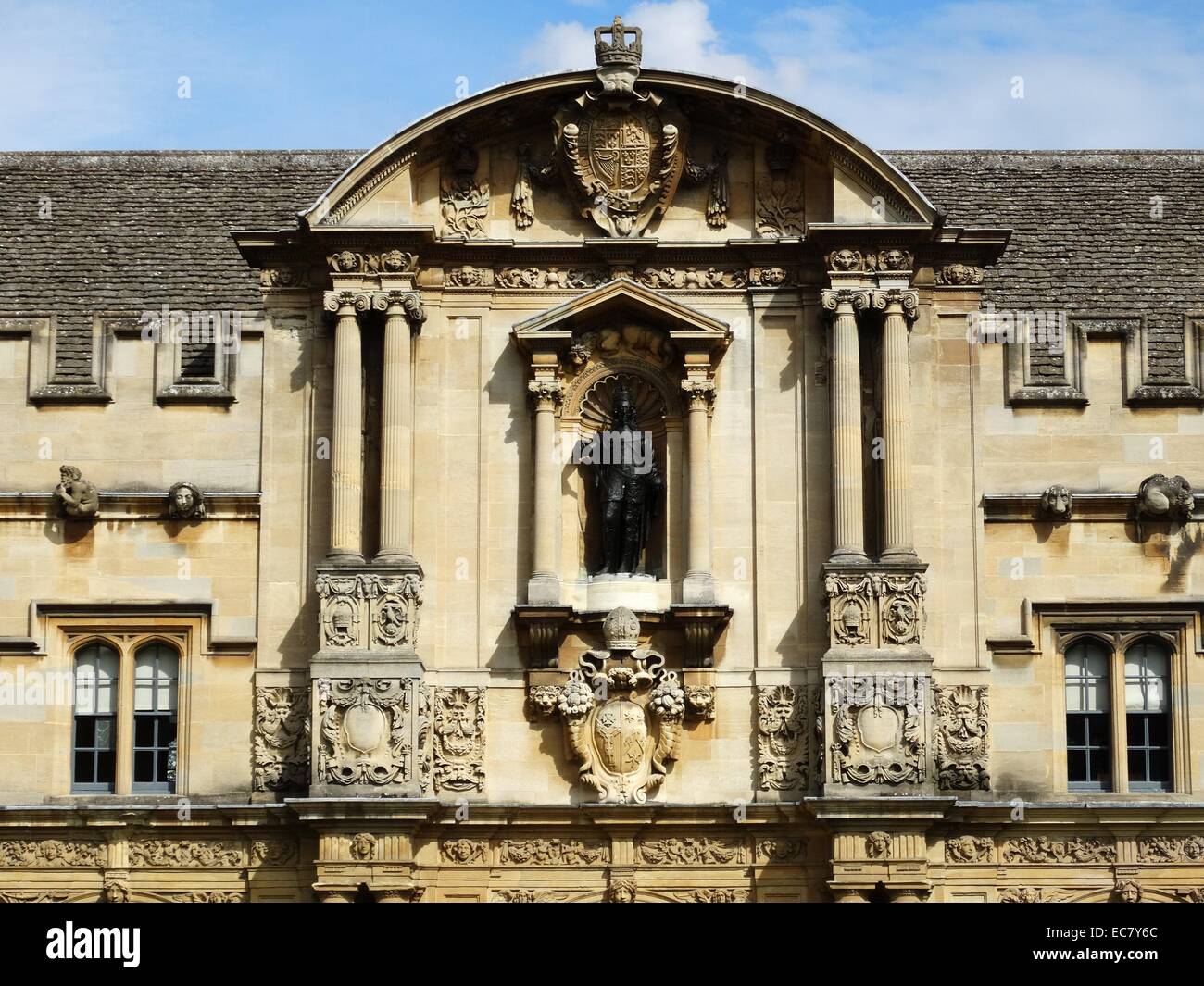 Statue king charles ii england hi-res stock photography and images - Alamy
