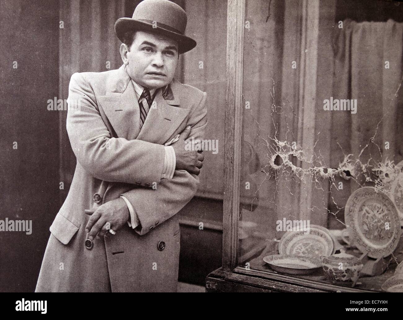 Scarface 1932 The World Is Yours