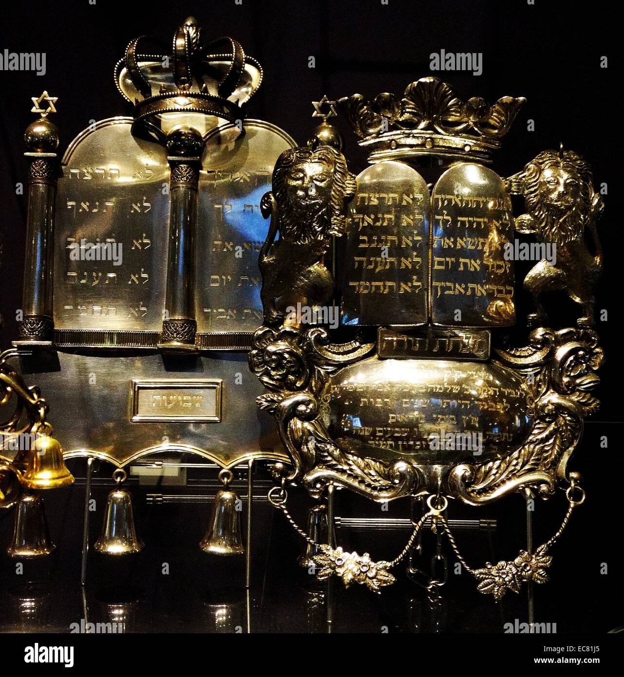 Shield jewish hi-res stock photography and images - Alamy