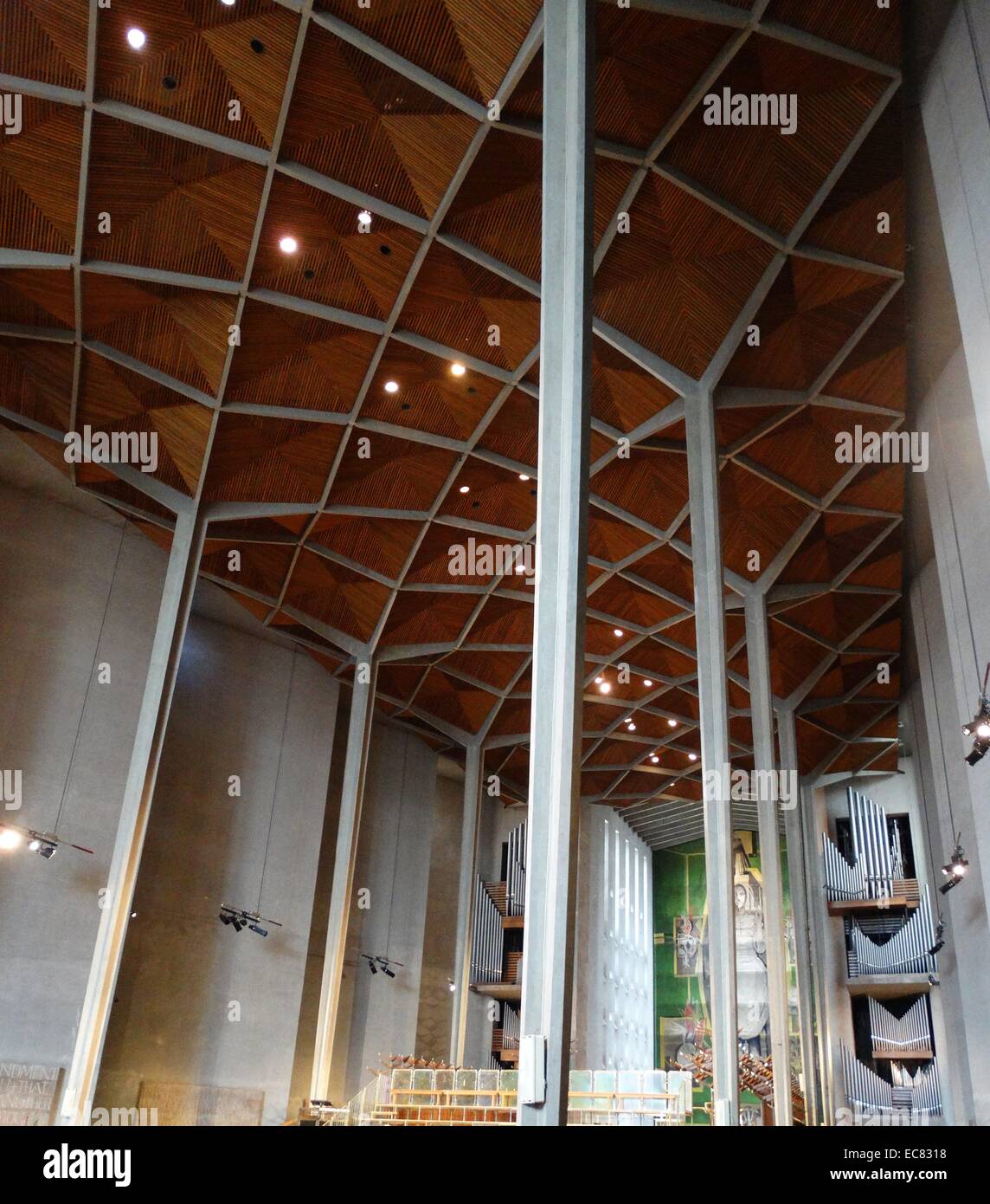 New St Michael's Cathedral, Coventry. Designed by Basil Spence and Arup ...