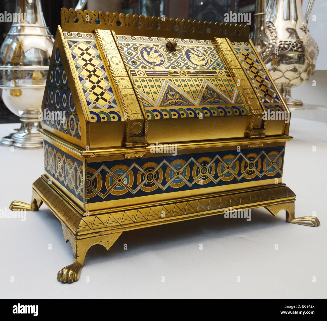 Jewel casket; c.1870 England; Birmingham. Attributed to John Hardman ...