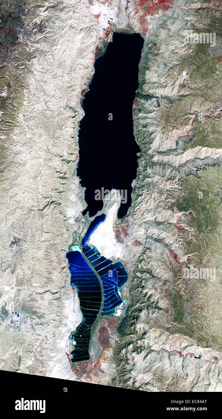 Dead sea water israel saline salt geology hi-res stock photography and ...