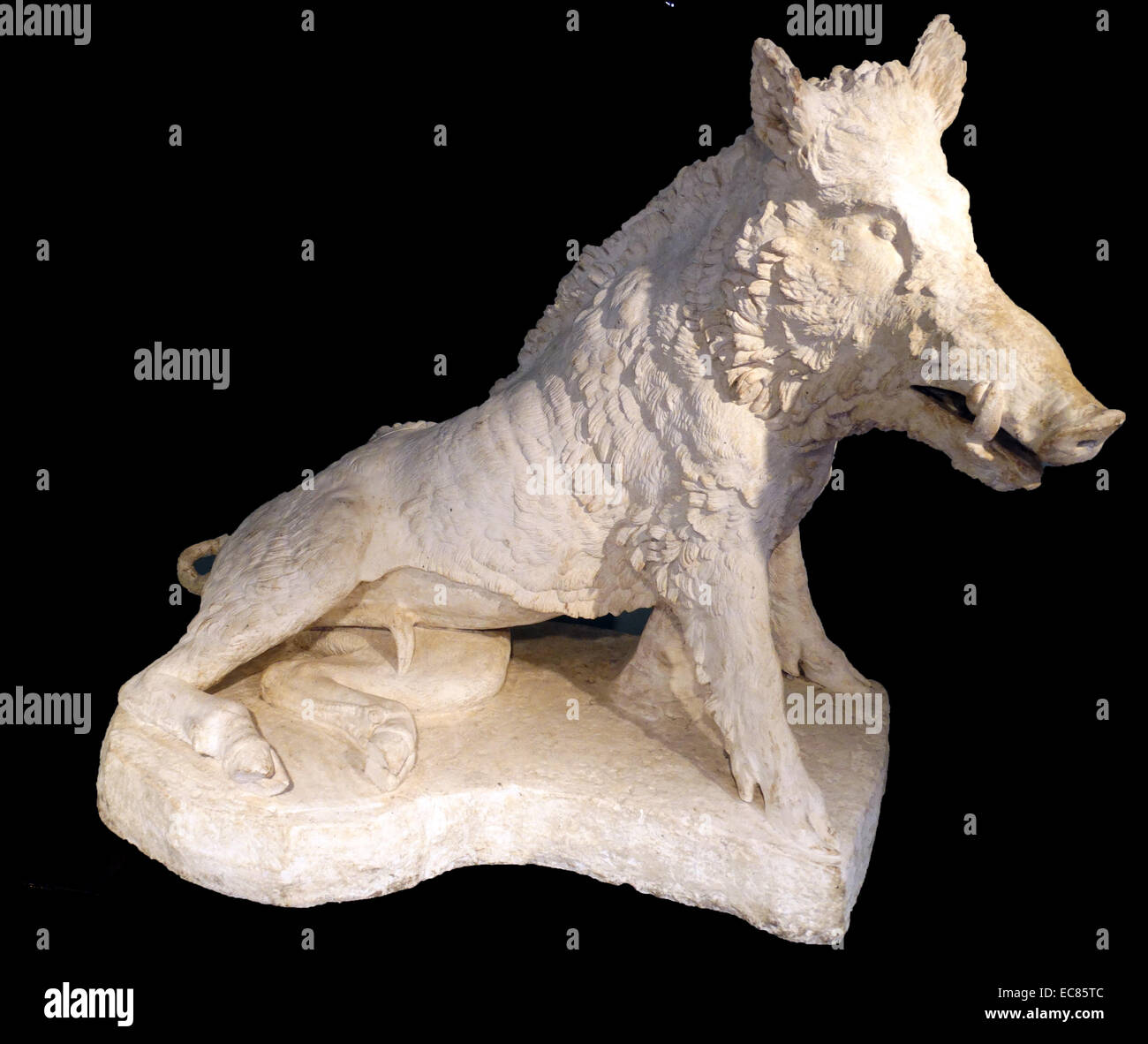 Garden statue of a roman hi-res stock photography and images - Alamy