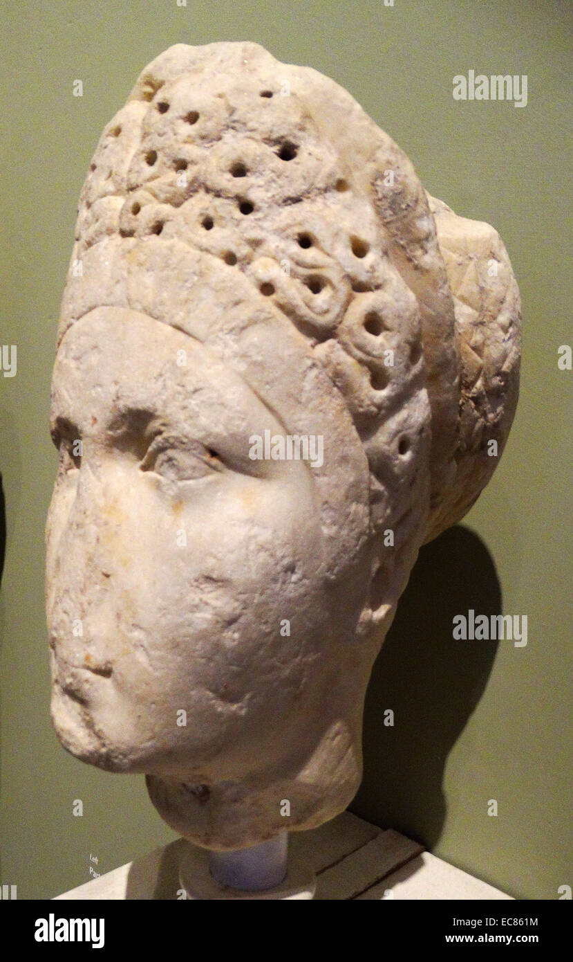 marble portrait bust of Vibia Sabina Wife of Emperor Hadrian 100 AD ...