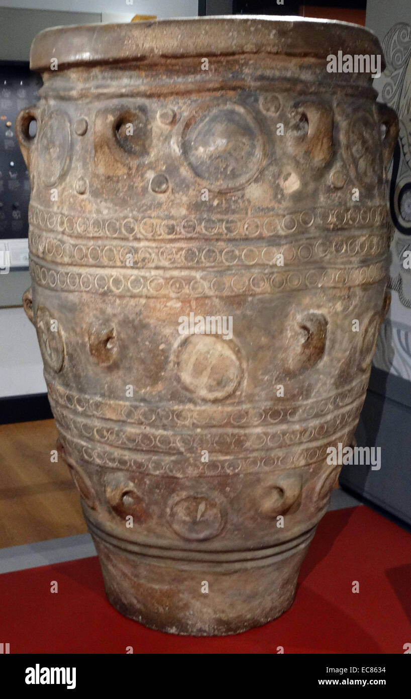 Oil jar ancient hi-res stock photography and images - Alamy