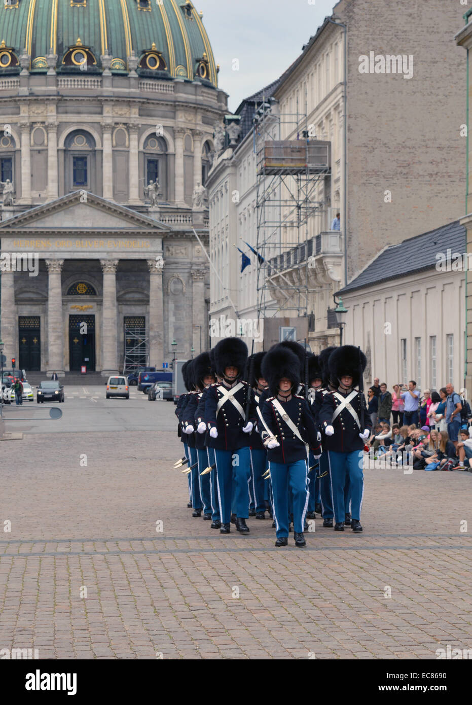 Amalienborg palace danish royal family copenhagen denmark life guards soldiers hi-res stock ...