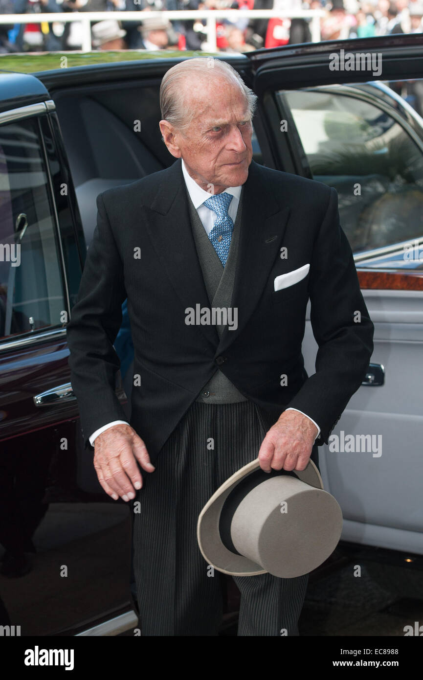 Prince philip at epsom downs racecourse hi-res stock photography and ...