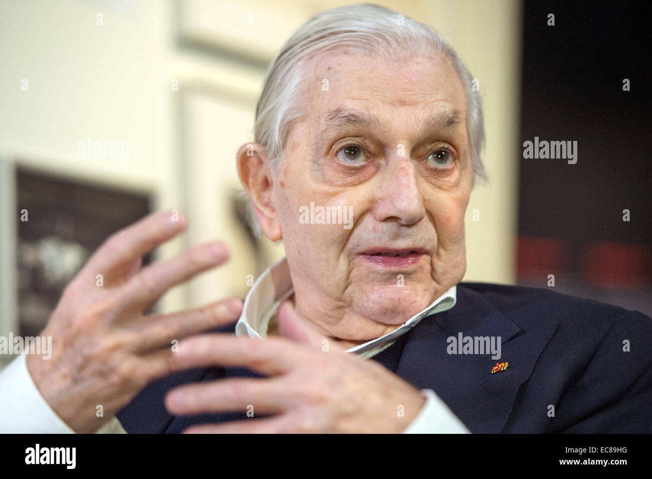 Ken adams james bond hi-res stock photography and images - Alamy