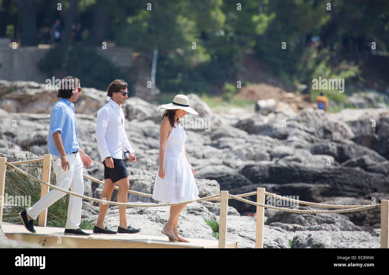 Fabiola Beracasa and Jason Beckman take their son Julien and friends to ...