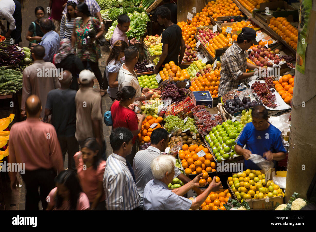 Mauritius, Port Louis, Central Market, shoppers in fruit section Stock ...