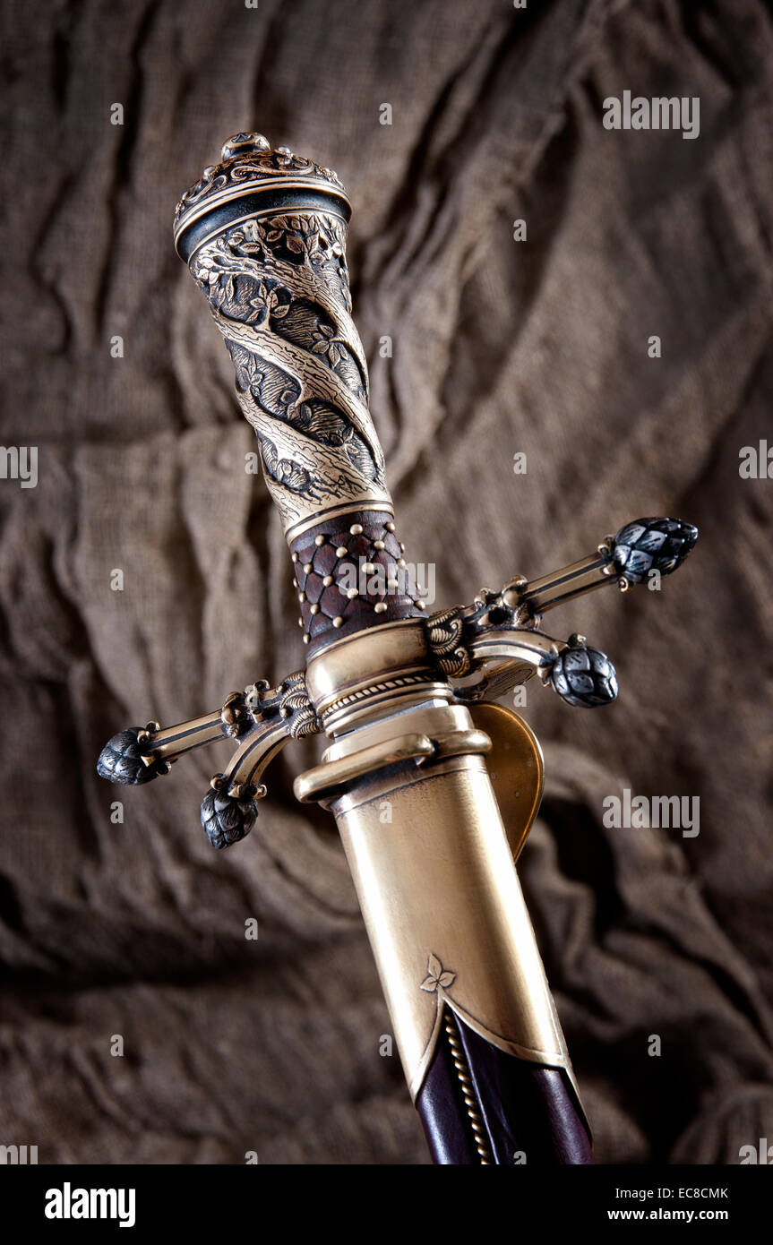 Hunting dagger hi-res stock photography and images - Alamy
