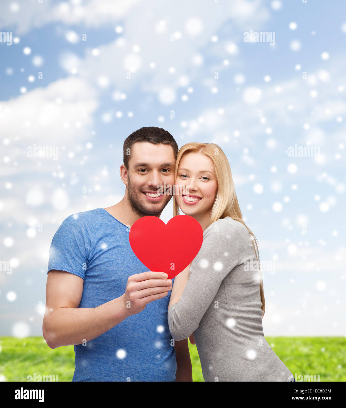 Couple hugging heart hi-res stock photography and images - Alamy