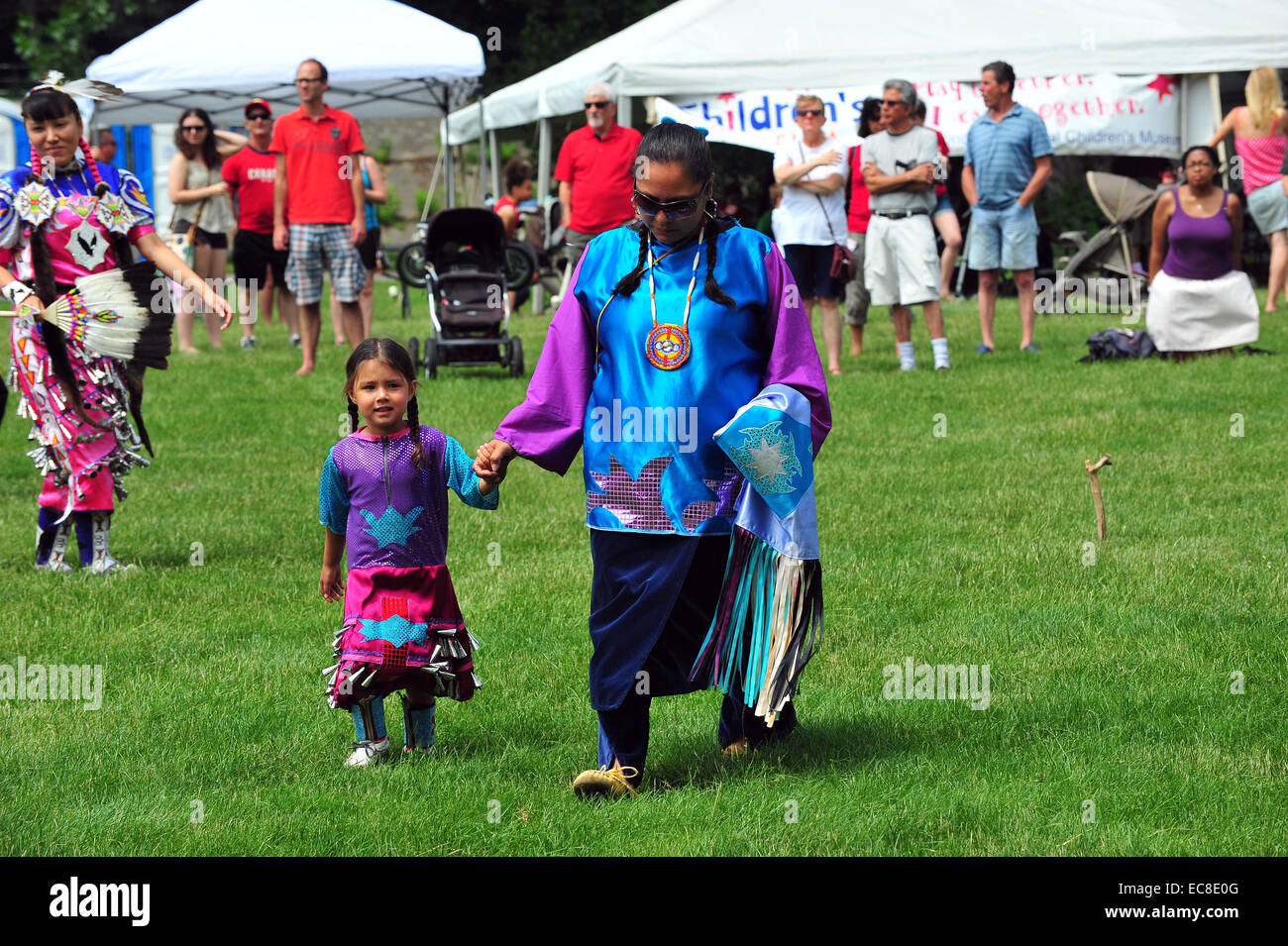 Generations of native canadian hi-res stock photography and images - Alamy